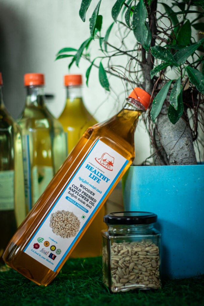 Wooden Cold Pressed Safflower Oil - surabhi healthy life